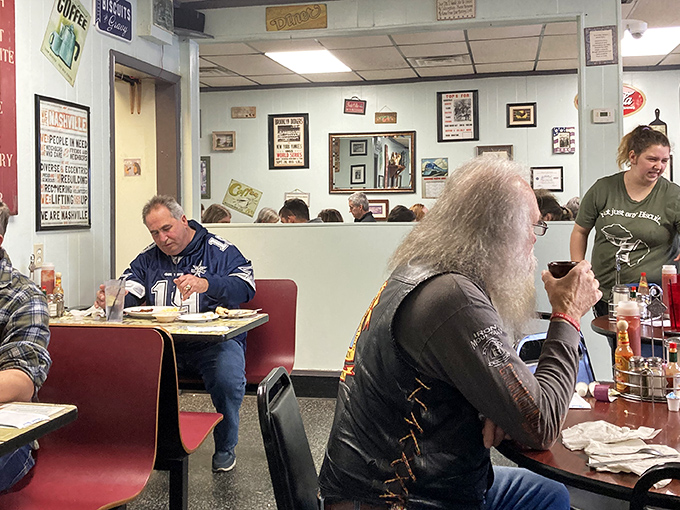 Where breakfast dreams come true&mdash;a dining room that's seen decades of first dates, family reunions, and morning-after recovery missions.