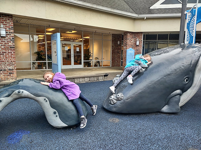 Who needs expensive theme parks when you've got giant whale sculptures? These coastal creatures provide the perfect entertainment break for shopping-weary little ones.