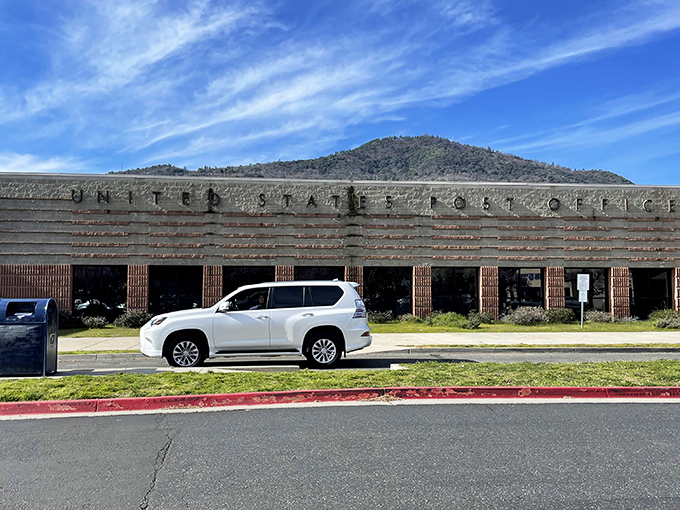 Even the post office in Oakhurst has mountain views. Your electric bill never looked so scenic.