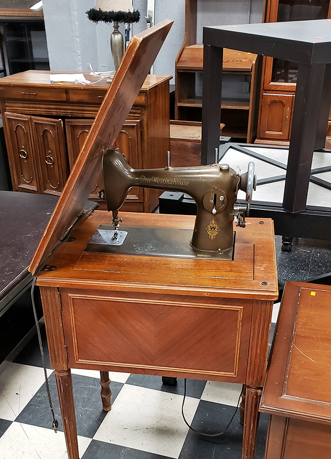 This Westinghouse sewing machine isn't just vintage&mdash;it's a mechanical time capsule from when "built to last" wasn't just marketing speak.