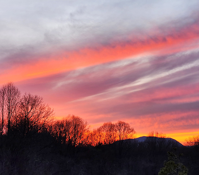 Mother Nature's sunset show outperforms any digital screen &ndash; a reminder that the best entertainment has always been playing right outside.