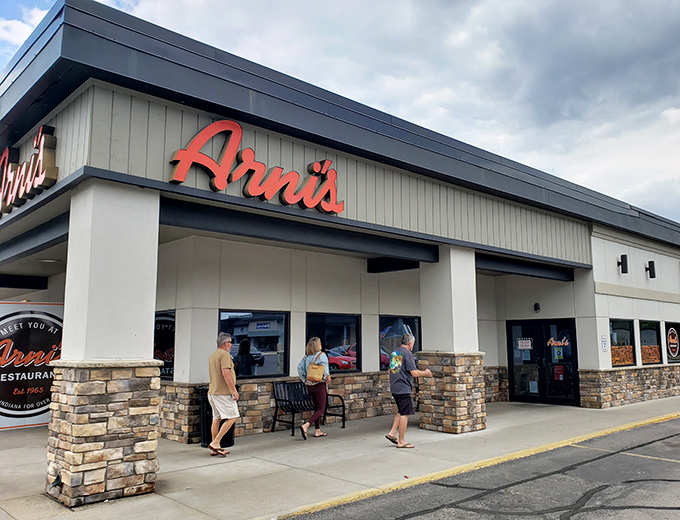 Arni's modern stone facade is like a poker face &ndash; never revealing the legendary thin-crust treasures waiting inside.