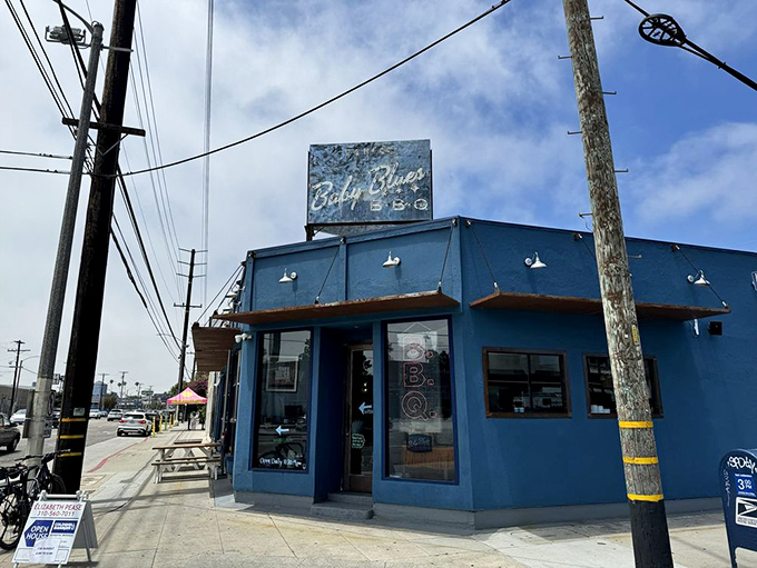 Baby Blues' bold blue exterior stands out in Venice like a delicious BBQ island in a sea of health food. 