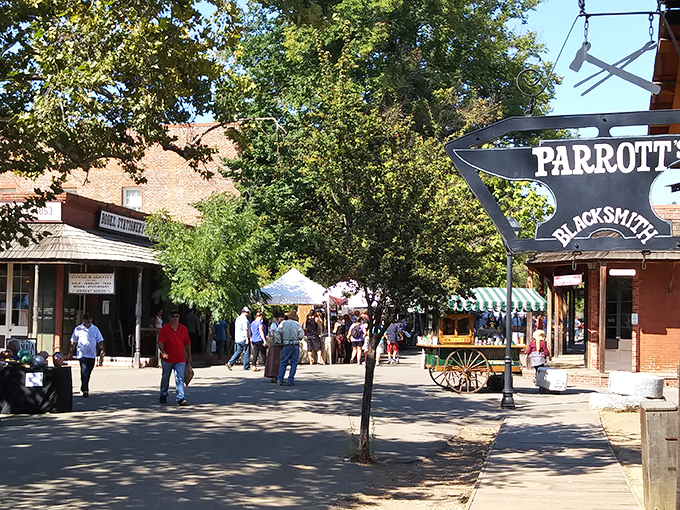 Columbia's perfectly preserved Gold Rush streetscape makes you half-expect to see prospectors rushing by with gold pans.