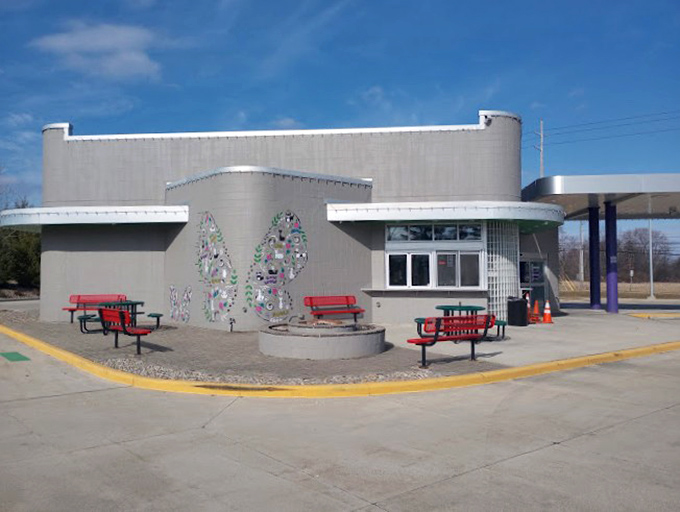 Doodle's curved walls and space-age design make modern architects weep with joy&mdash;and the food makes everyone else smile.