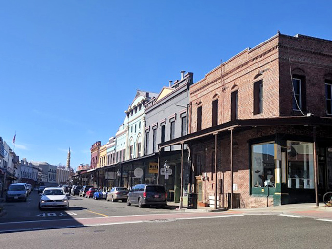 Grass Valley's historic downtown could be a movie set for "Charming Small-Town America." Just add a cup of coffee and a good book!
