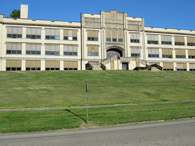 This Art Deco school building showcases Niles' commitment to education and architectural beauty on any budget.