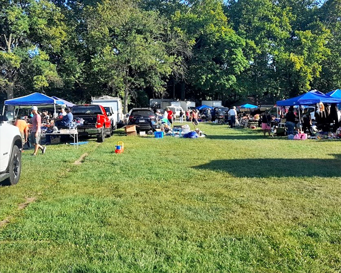 Nostalgia for sale! Willow Glen&rsquo;s open-air flea market brings neighbors and treasure hunters together for a day of browsing under the trees.