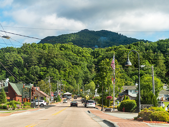 The mountain backdrop of Banner Elk promises four seasons of natural beauty. Those peaks don't charge admission for their daily show of splendor.