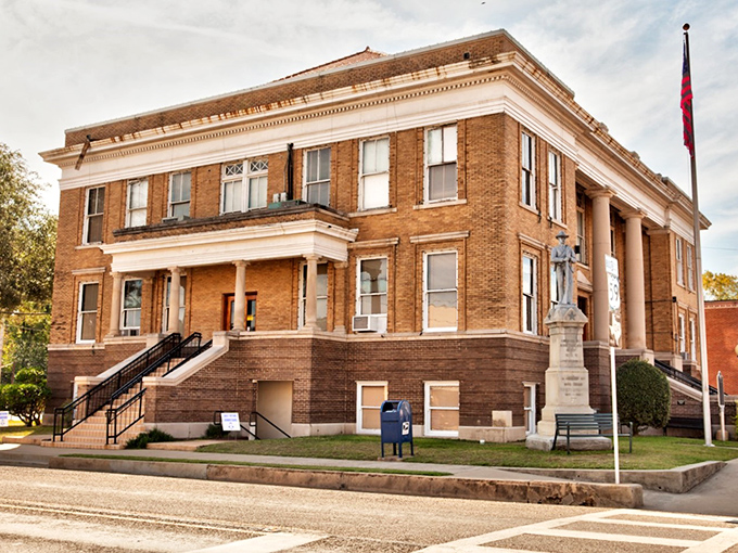 This historic courthouse has witnessed Jefferson's evolution from bustling port to peaceful retreat, standing dignified through it all.
