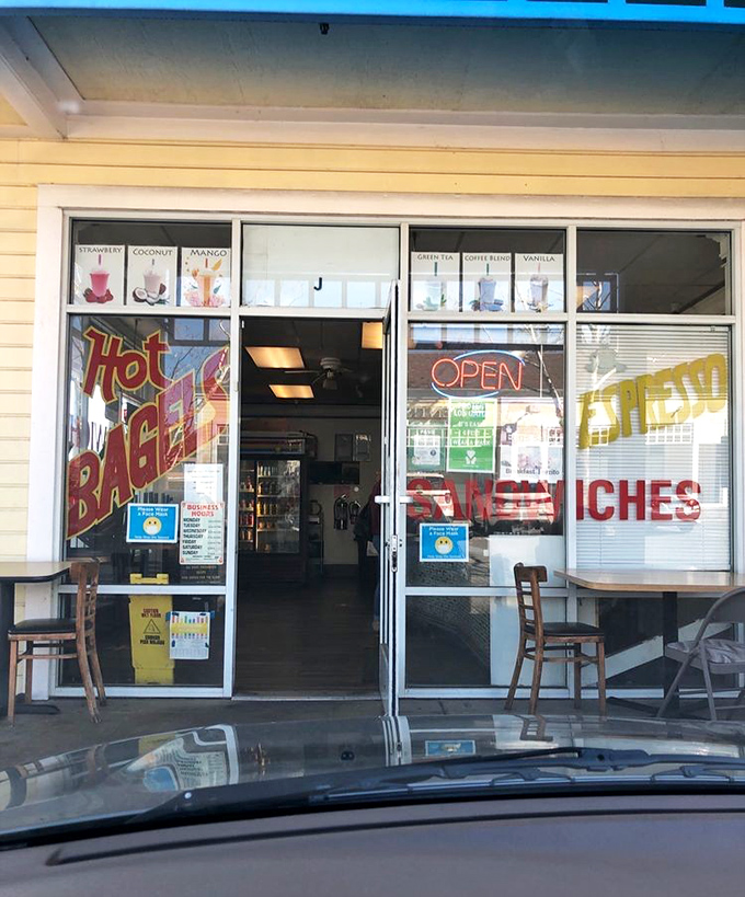 The promise of hot bagels and espresso alongside donuts? Maple Leaf understands that mornings need options, but donuts win every time.