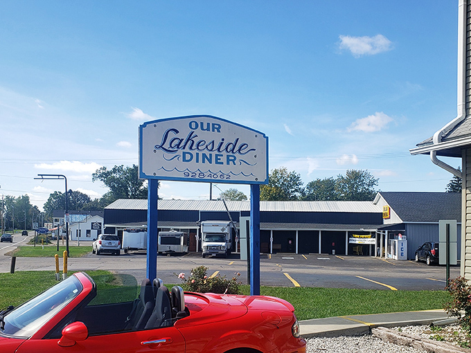 Where lake views and hearty meals combine to create the perfect pause in your Buckeye Lake day.