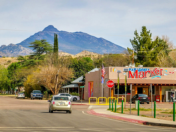 Those rolling hills dotted with oak trees make this corner of Arizona feel more like old California wine country.