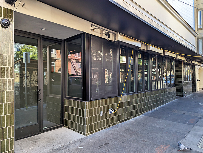 Behind these stylish green-tiled windows lies Neapolitan pizza perfection that transports you to Italy via San Francisco's hippest neighborhood.