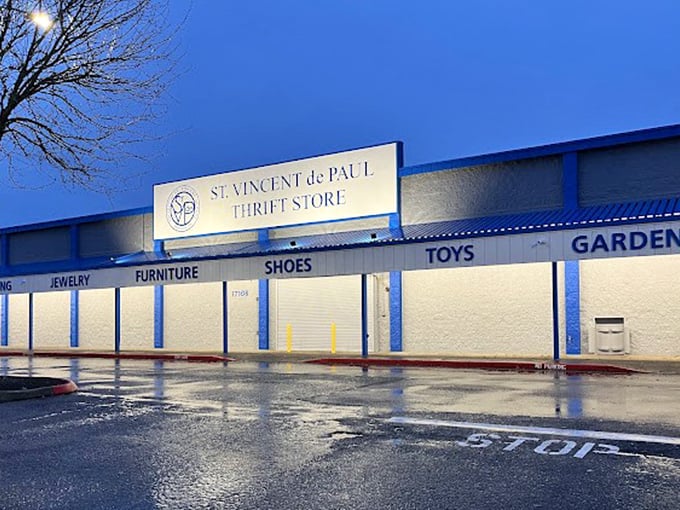 Even in the evening light, St. Vincent de Paul's blue accents pop against the white building. Thrift shopping doesn't stop when the sun goes down.