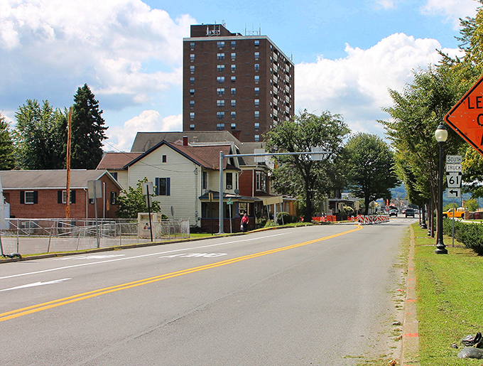 Sunbury's downtown is like comfort food for the eyes—satisfying, unpretentious, and won't empty your wallet.