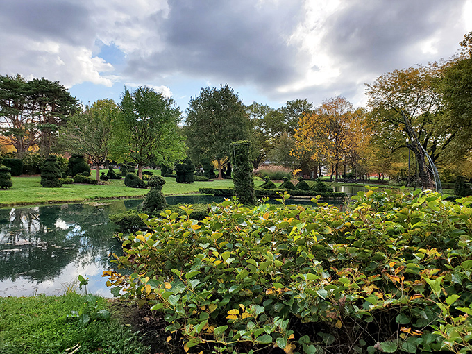 Where greenery meets gallery! This serene park brings Impressionist art to life through the patient art of topiary.