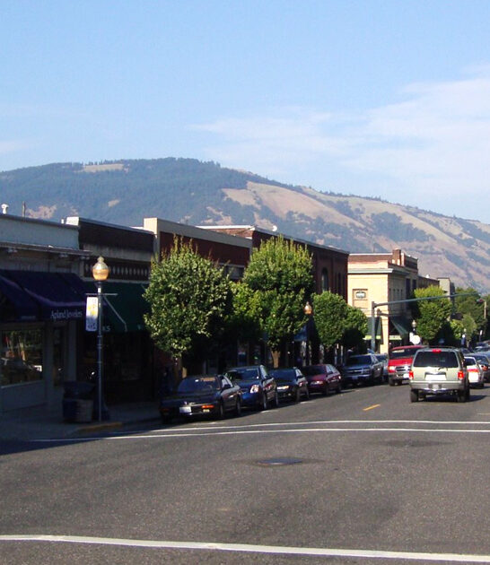 dreamy relaxing oregon town ftr