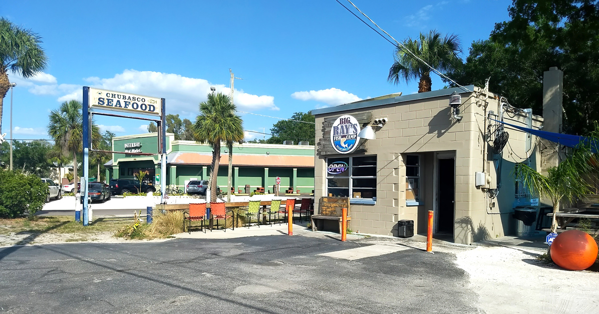 People Drive From All Over Florida Just To Eat At This Legendary Fish Shack