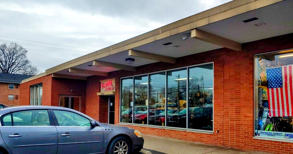 The French Cruller At This Amish Bakery In Ohio Is So Good, It’s Worth ...