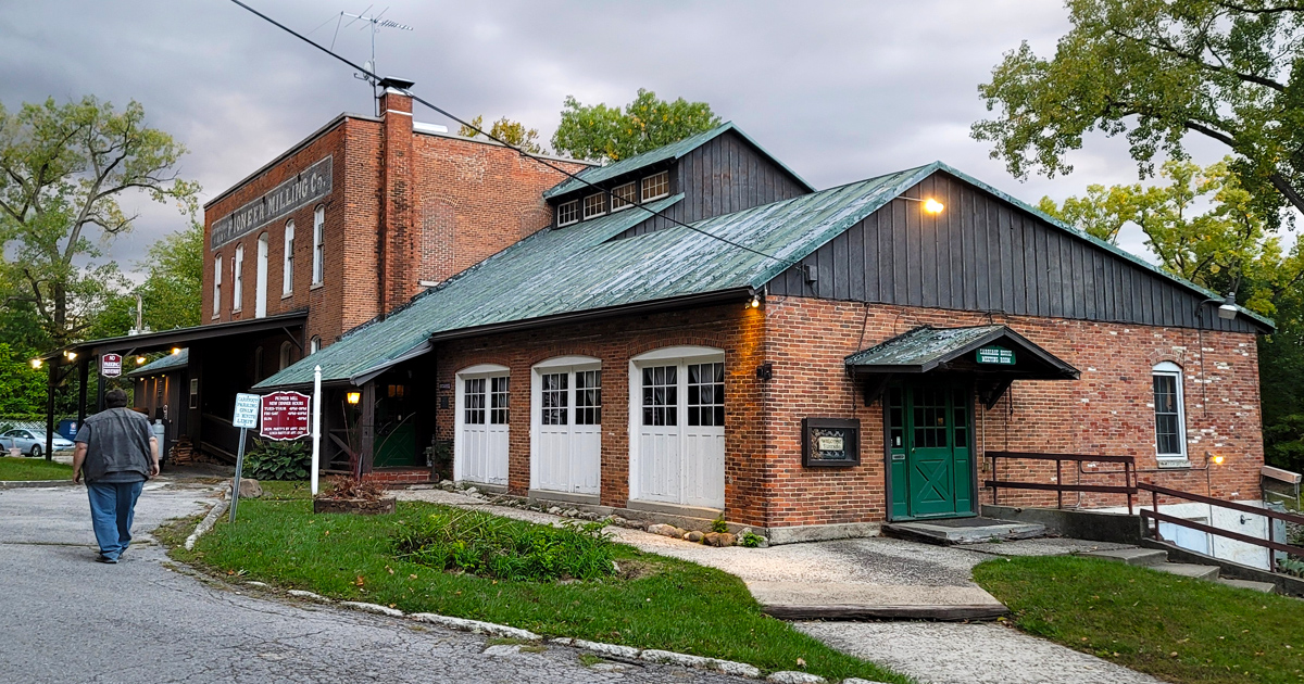 This Old-School Restaurant In Ohio Serves Up The Best French Onion Soup ...