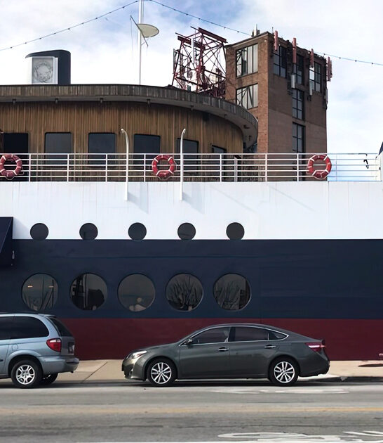 maryland boat shaped restaurant ftr