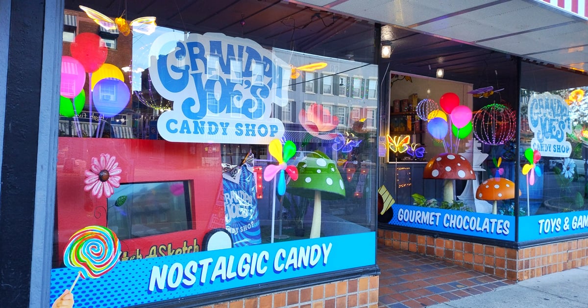 This Nostalgic Candy Shop In Ohio Has A $5 Candy Buffet Known Around ...