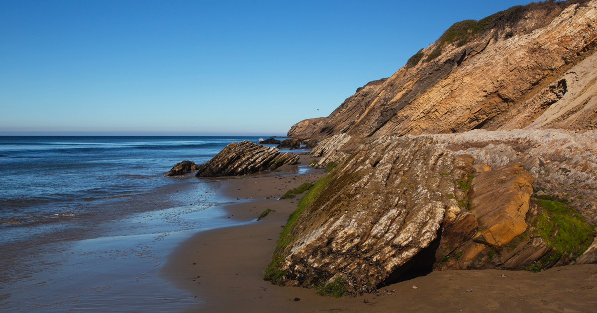 The Otherworldly Beach In California You'll Want To Visit Over And Over ...