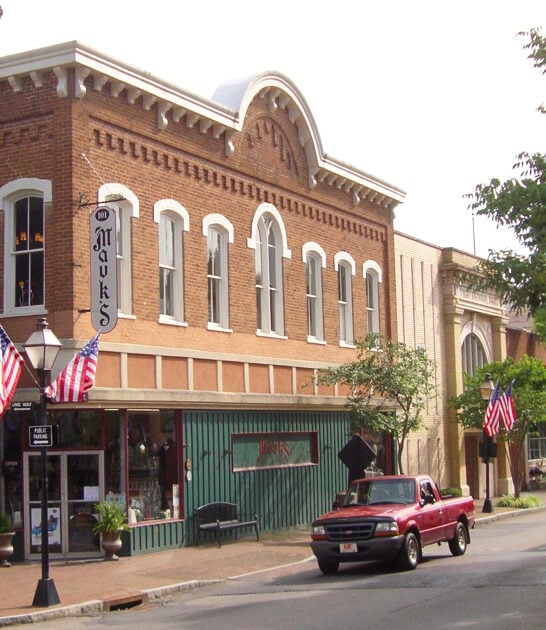 overlooked towns tennessee getaway FTR