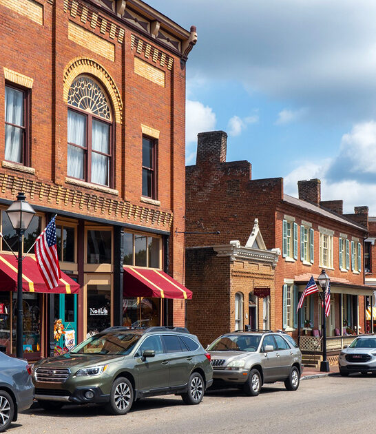 peaceful tennessee hallmark town ftr
