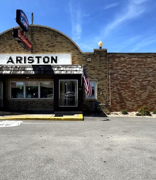 popular historical restaurant illinois ftr