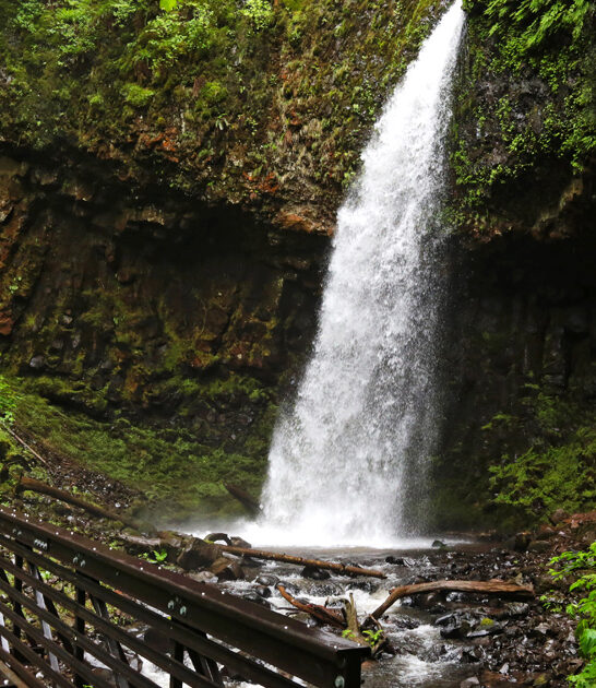 stunning waterfall oregon trip ftr