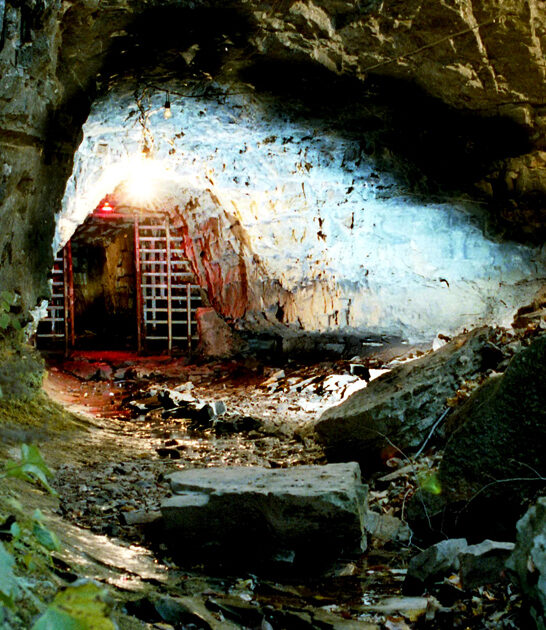 tennessee eerie underground cave ftr