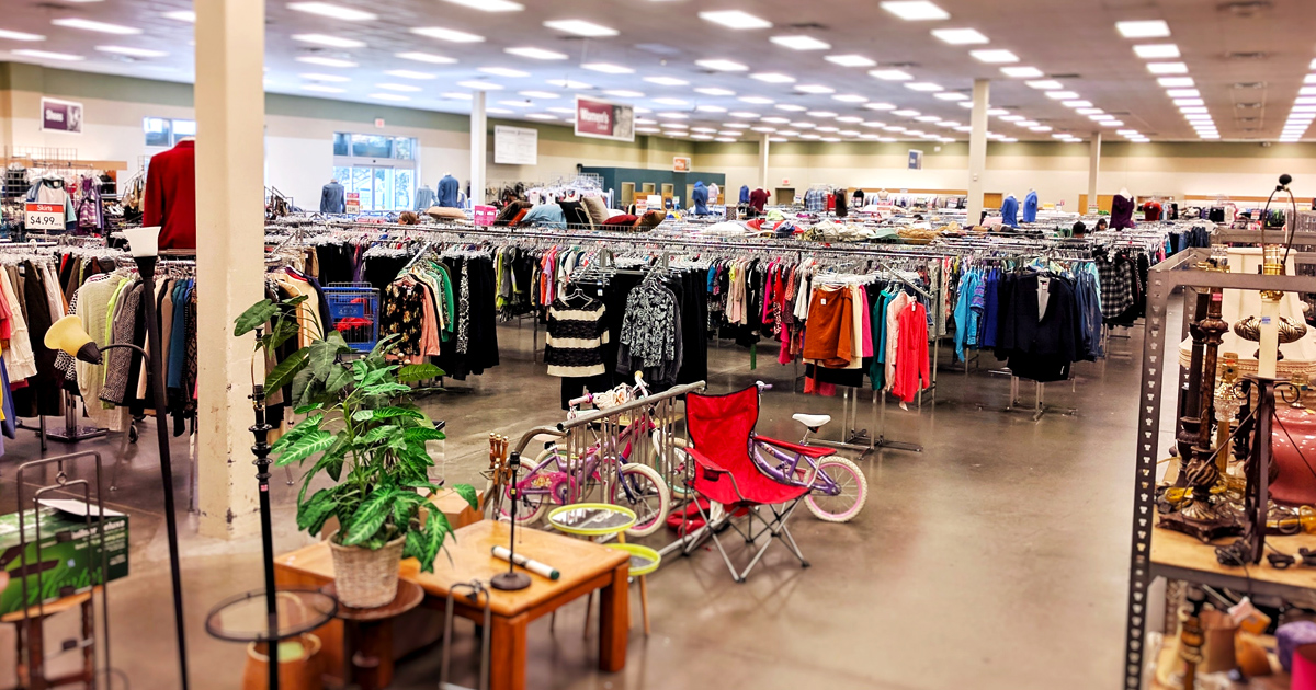 The Enormous Thrift Store In Texas Where You Can Fill A Whole Cart For $30