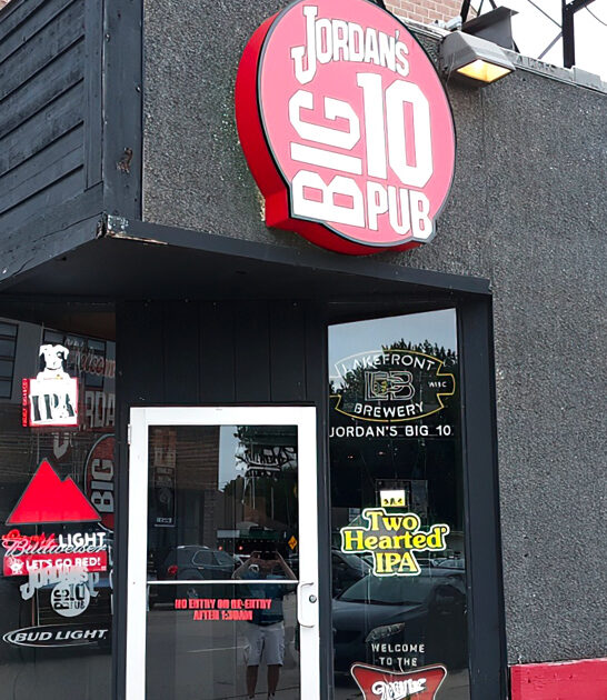 tiny pub wisconsin burger ftr