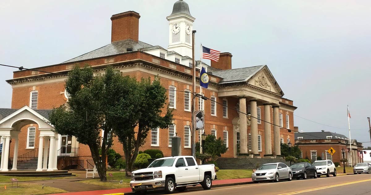 10 Charming Towns In Tennessee Where You Can Live Comfortably Without ...