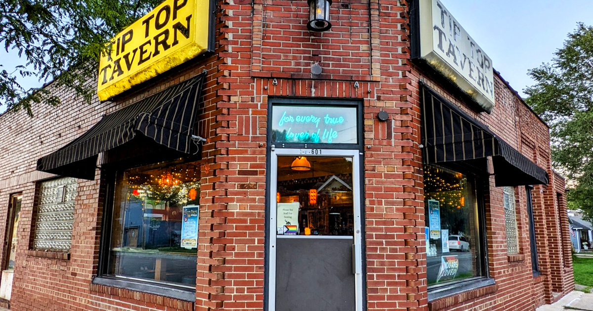 The Chicken Burlesque At This Charming Tavern In Wisconsin Is Out-Of ...