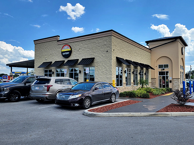 The unassuming exterior of Sunrise Eatery stands like a breakfast beacon in Zephyrhills, promising deliciousness without the fanfare. 