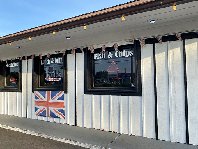 The unmistakable Union Jack proudly announces your arrival at this slice of Britain tucked into a St. Petersburg strip mall. Fish and chips await!