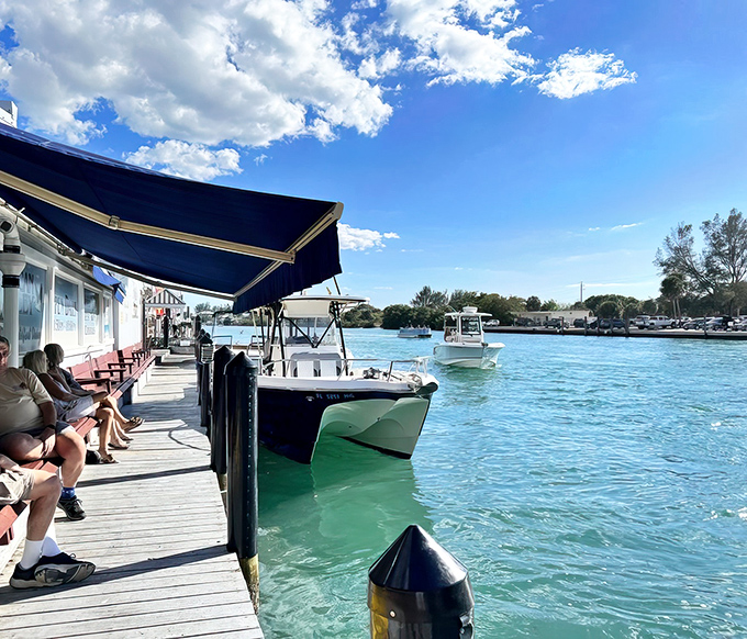 Boat-up dining at its finest. Nothing says "Florida living" quite like pulling your vessel alongside the restaurant for some fresh seafood therapy.