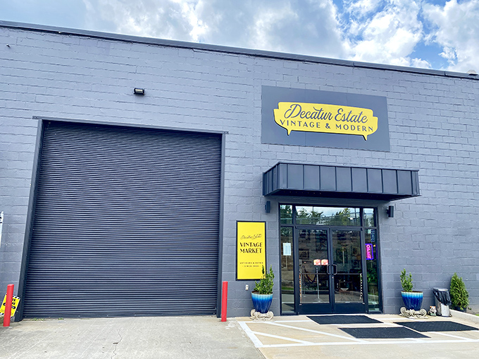The unassuming exterior of Decatur Estate Vintage Market hides a treasure trove within, like finding out your quiet neighbor was once a rock star.