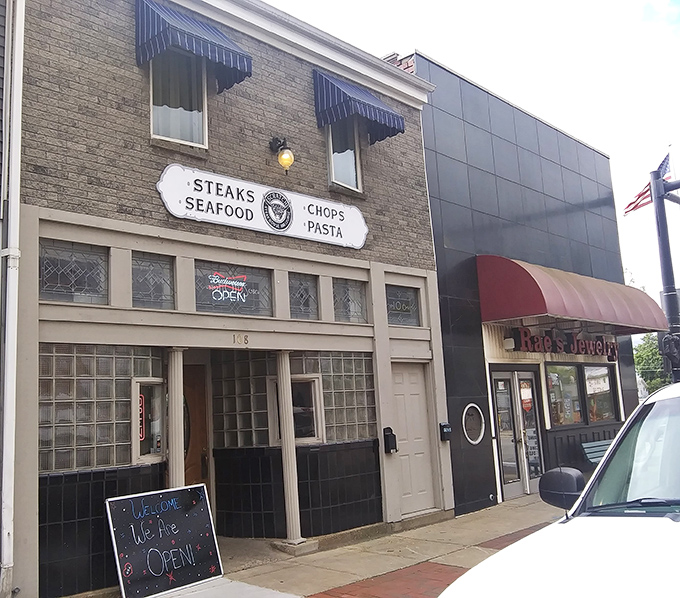 The unassuming brick fa&ccedil;ade of Scratch Steakhouse hides culinary treasures within, like finding a diamond in your grandmother's jewelry box.
