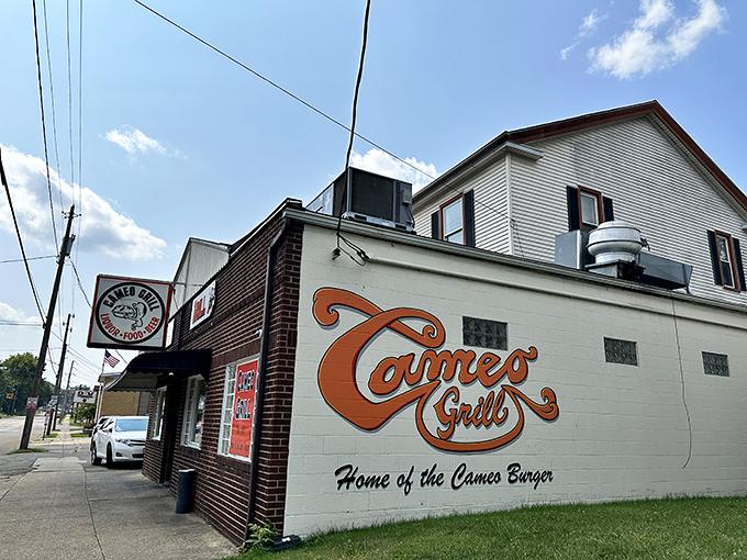 The unassuming exterior of Cameo Grill hides culinary treasures within, like finding a diamond in your grandmother's cookie jar.