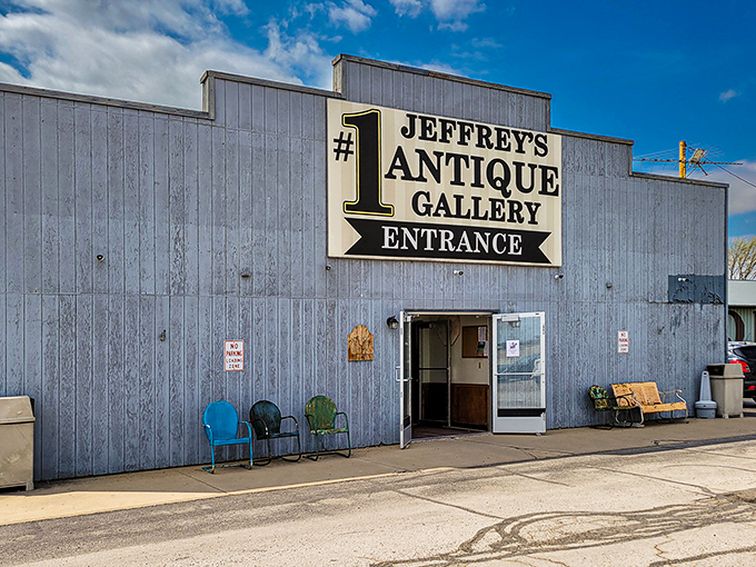 The unassuming exterior of Jeffrey's Antique Gallery promises little but delivers everything&mdash;like finding a Michelin-starred restaurant in a gas station.