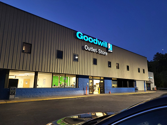 The unassuming exterior hides Pennsylvania's most addictive treasure hunting experience inside this warehouse wonderland.