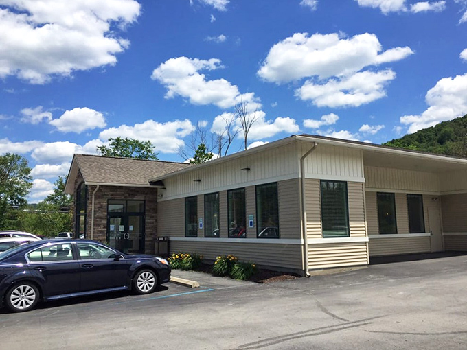 Nestled against Pennsylvania's rolling hills, Bingham's unassuming exterior hides culinary treasures that have turned weekend drivers into regular pilgrims.