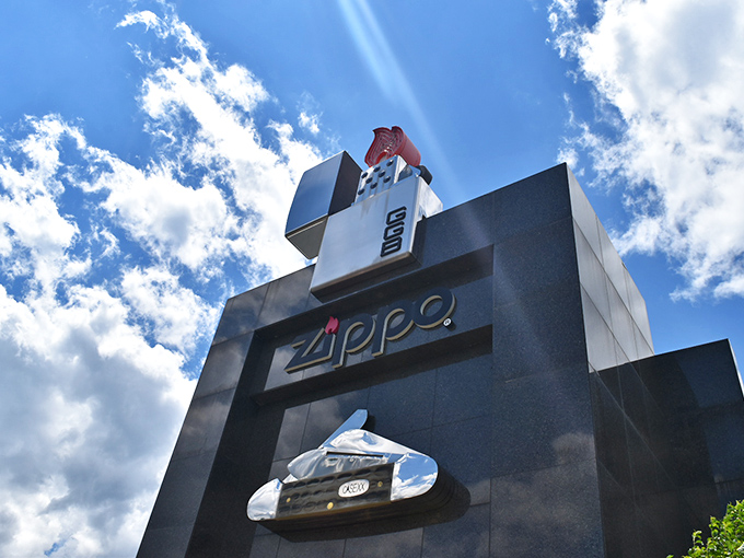 That giant Zippo on the roof isn't just for show—it's architectural poetry that says, "Yes, we're serious about lighters, and yes, we're having fun with it."
