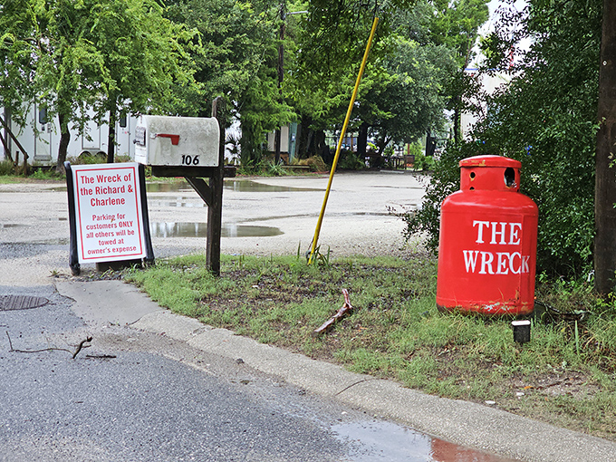 You know you've found a local gem when the sign is a repurposed propane tank. No fancy billboards needed when the food speaks for itself.