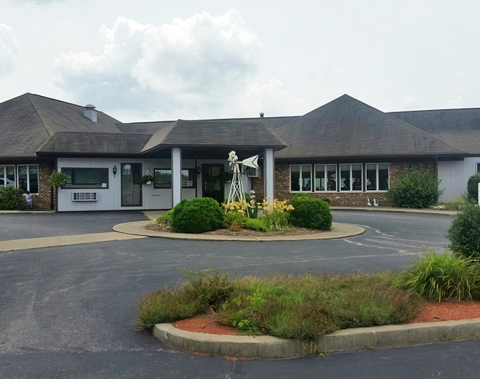 A windmill welcomes hungry travelers to this lakeside haven, where Amish cooking traditions meet breathtaking views&mdash;a combination that feeds both stomach and soul.