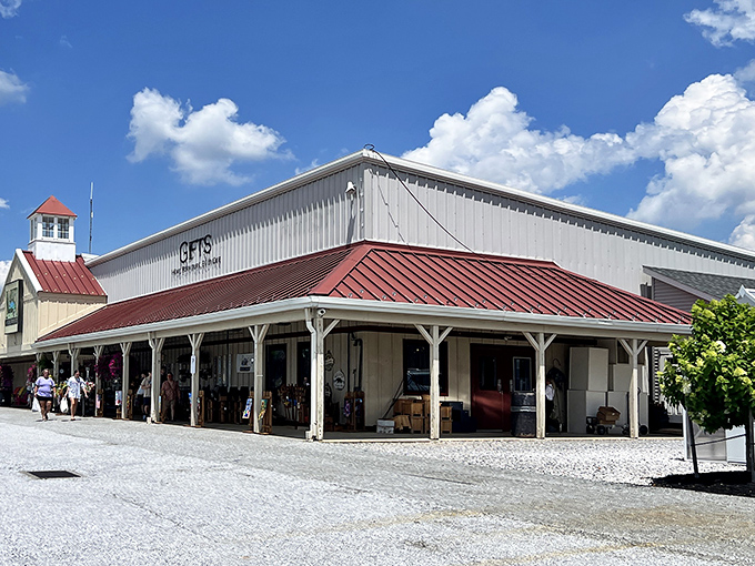 The classic barn-inspired architecture with its distinctive cupola isn't just charming—it's a beacon for hungry travelers seeking authentic Pennsylvania Dutch flavors.